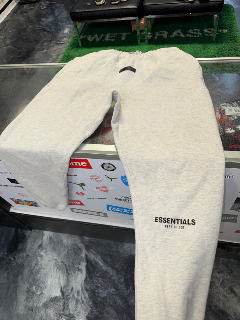 Medium Essentials FOG Sweatpants "Grey" – Direct Kicks